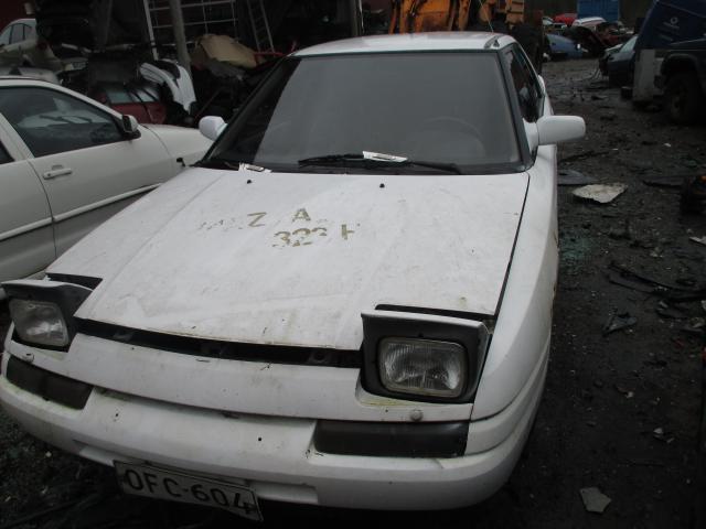 Purkuauto - Mazda Forte 1990 Hatchback Bensiini (#21312) varaosat