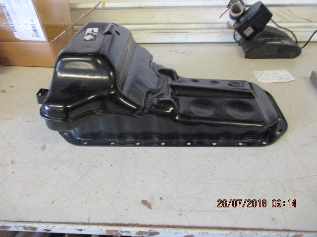 öljypohja UUSI! Toyota Hilux 2.5TD/ 3,0TD 7/2005-2017 12101-30090 UUSI ...